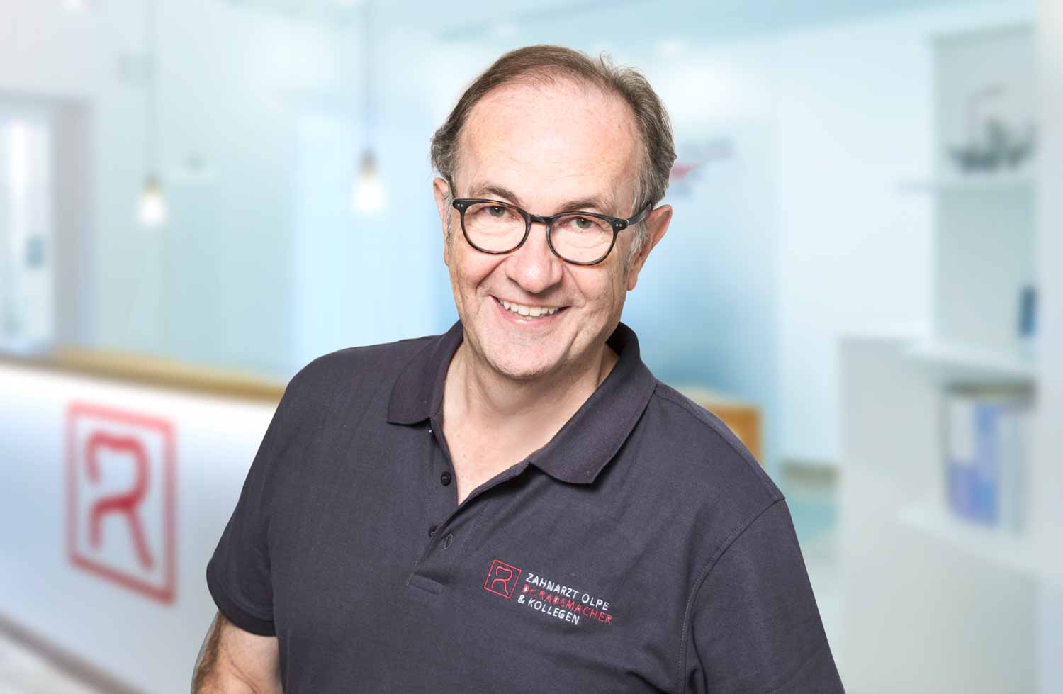 Zahnärzte - Dr. Rademacher - Zahnarzt Olpe